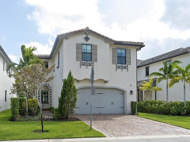 11824 SW 13th Ct, Pembroke Pines, FL 33025