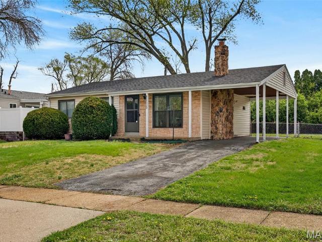11828 Foxwood Dr, Maryland Heights, MO 63043 | Compass
