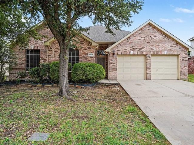 11829 Warbler Ln, Fort Worth, TX 76244