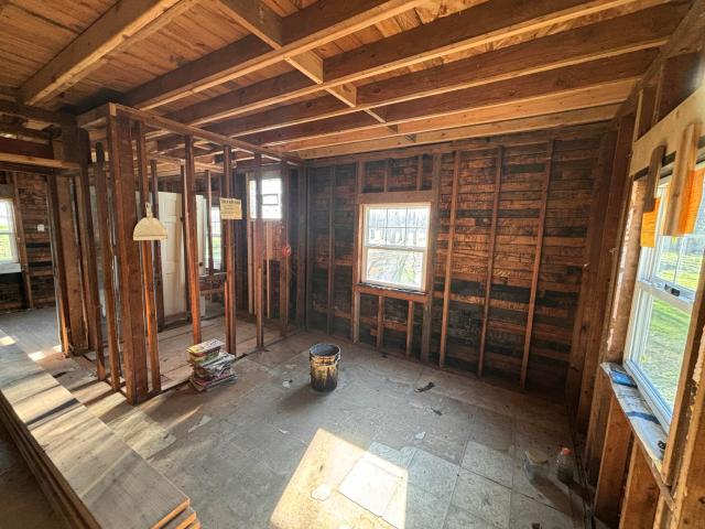 1182 N Salt Creek Road