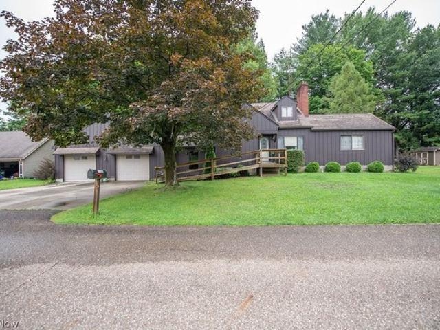1182 Washington St SW, Sherrodsville, OH 44675