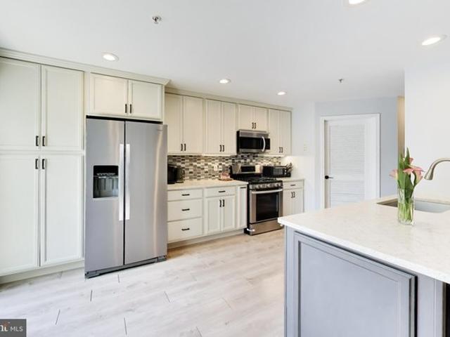 11830 Breton Ct Unit 23B, Reston, VA 20191