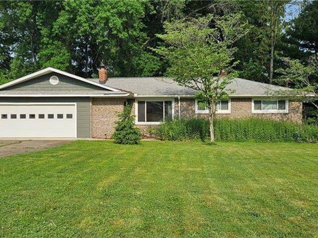 11830 Dunham Rd, Sagamore Hills, OH 44067