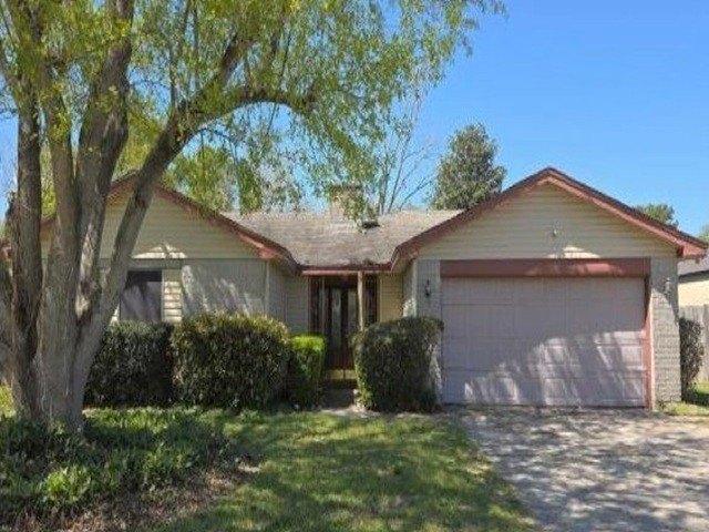 11831 Bee Ln, Houston, TX 77067