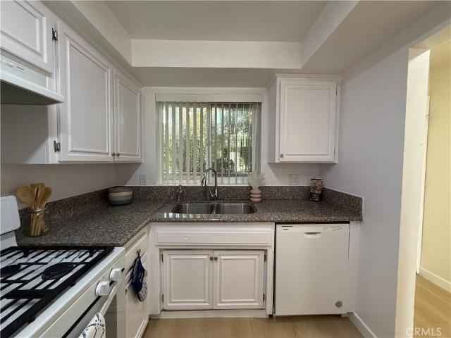 11839 Burbank Blvd, Unit 3, Valley Village, CA 91607 | MLS #SR26084 | Compass