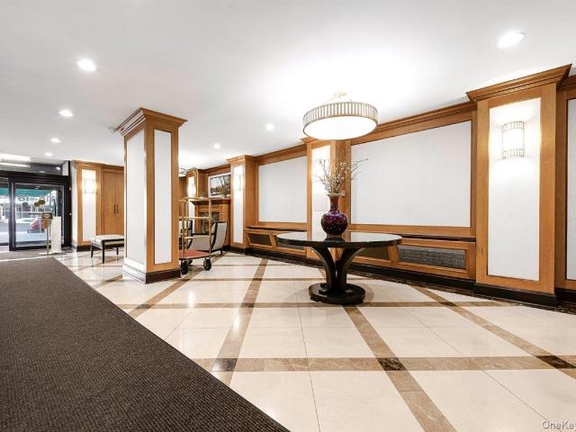 118 18 Union Turnpike 21E