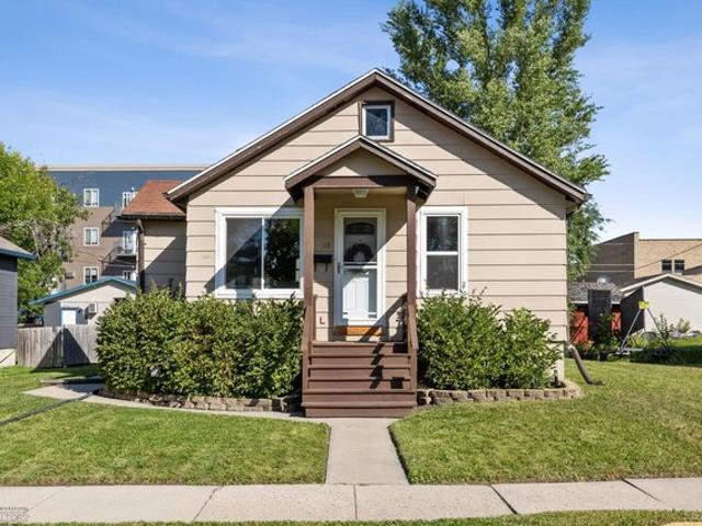 118 2nd Ave W, West Fargo, ND 58078