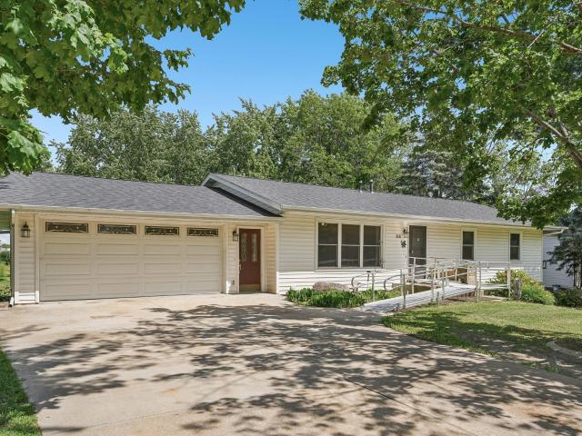 118 4th Avenue NE