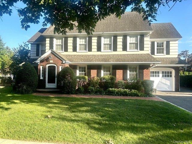 118 4th St, Garden City, NY 11530