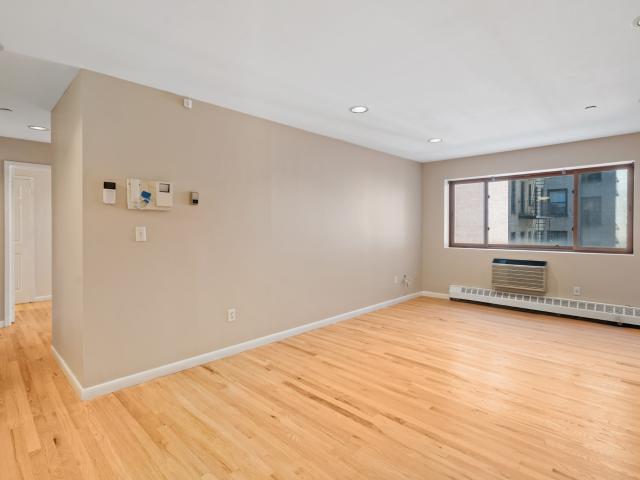 118 82 Metropolitan Avenue, Queens, NY