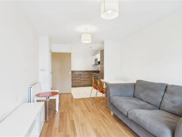 118, Connaught Heights, Silvertown, E16 1 bed flat to rent £1,750 pcm £404 pw