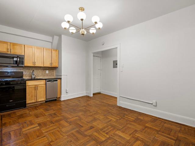 118 Corbin Ave # 103