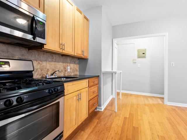 118 Corbin Ave # 303