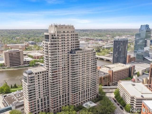 118 Campau Cir NW, Grand Rapids, MI 49503