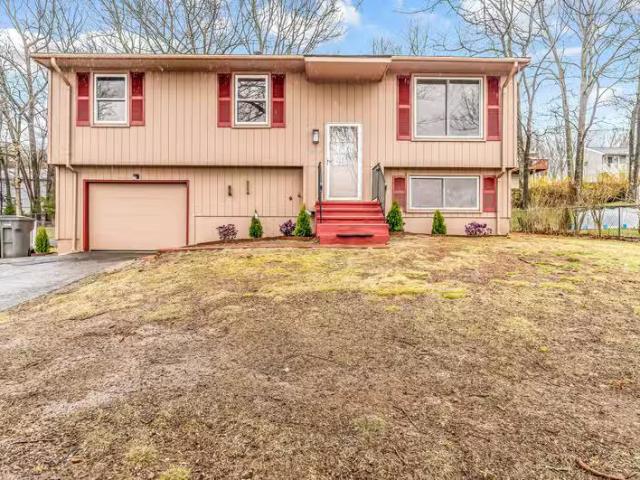 118 Celentano Dr, Naugatuck, CT 06770 MLS 24008389