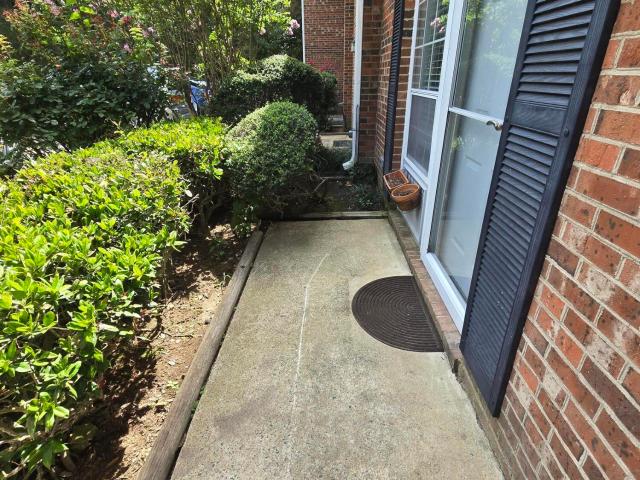 118 Chaucer Court