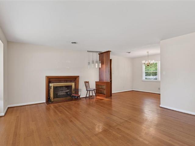 118 Claremont AVE