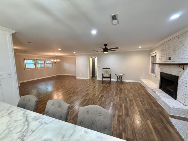 118 Creekwood Dr