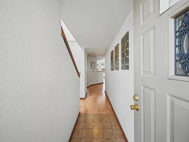 118 Creekside Ct