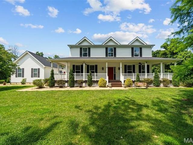 118 Crescent Rd, Valley Park, MO 63088
