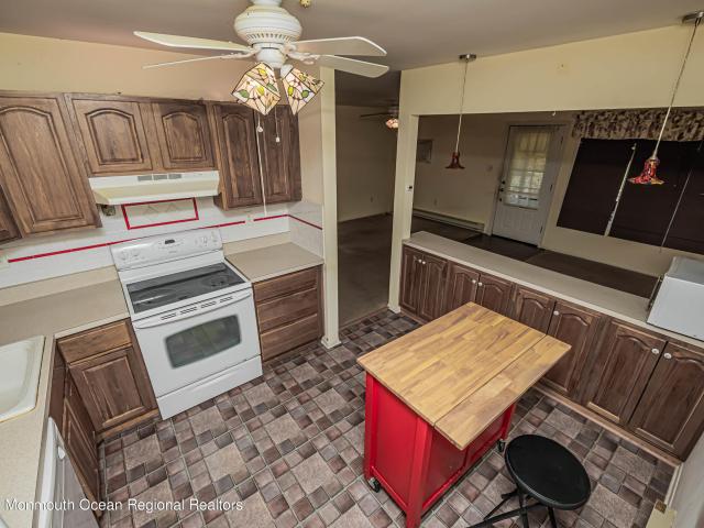 118 Amberly Drive Unit J