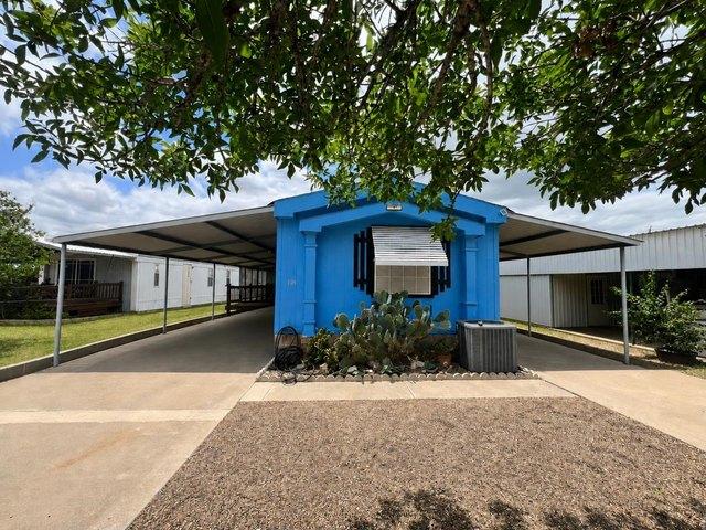 118 Autumn Ln, Zapata, TX 78076