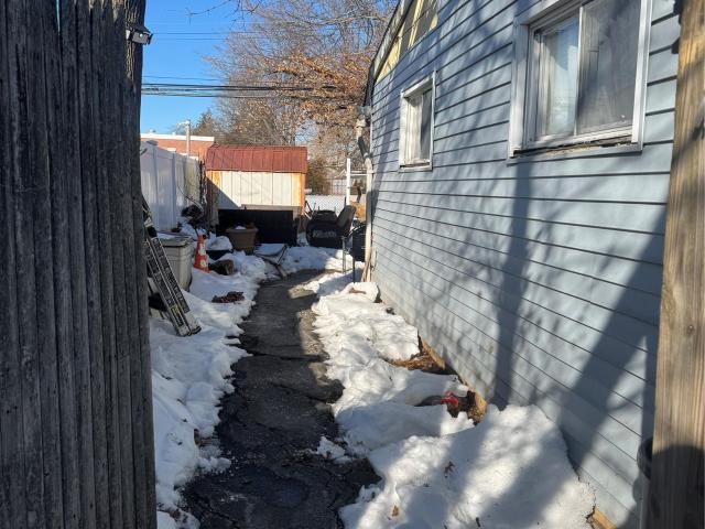 118 Bucket Lane