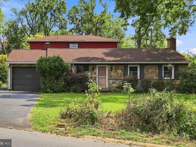 118 Glen Moore Cir, Lancaster, PA 17601
