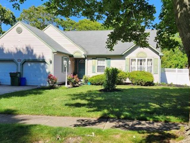 118 Grange Cross Ln, Egg Harbor Township, NJ 08234