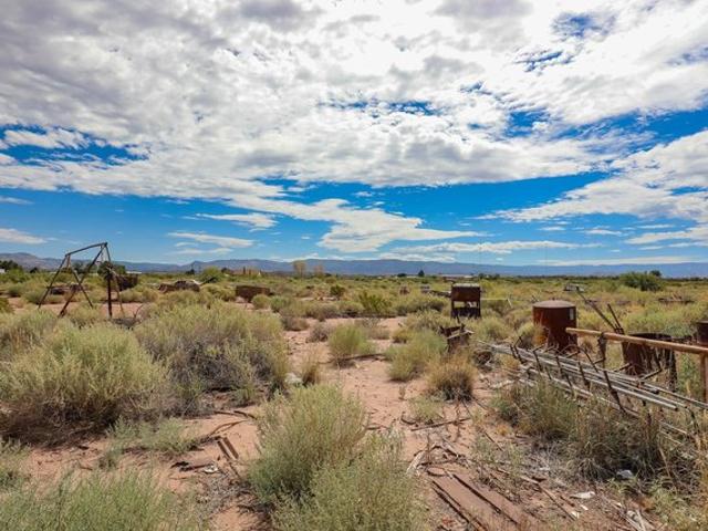 118 Derbyshire Rd, Tularosa, NM 88352
