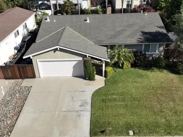 118 Diamond Dr, Livermore, CA 94550