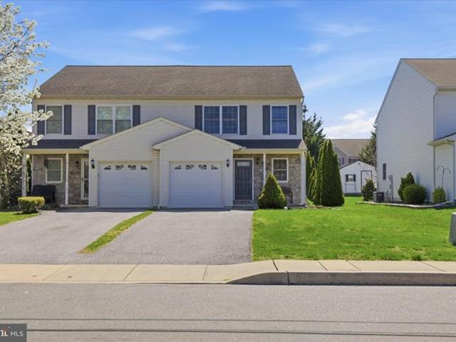 118 E Broad St, New Holland, PA 17557