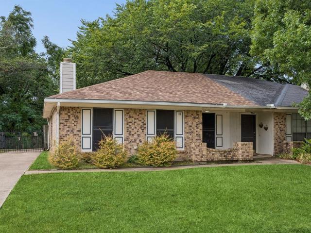118 E Denton Drive