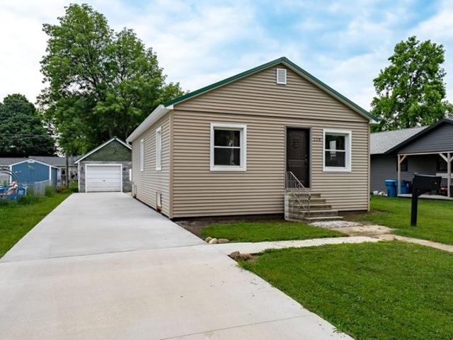 118 E Diller St, Pontiac, IL 61764