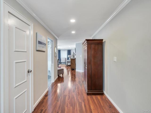118 E Midland Pond Court