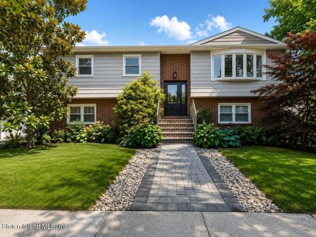118 Elmbank St, Staten Island, NY 10312