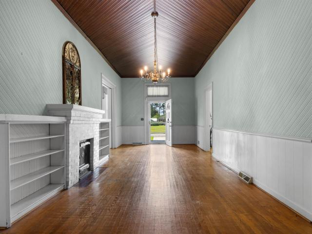 118 Ford Ave