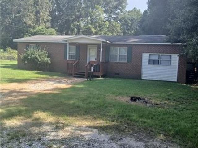 118 Forest St, Loachapoka, AL 36832