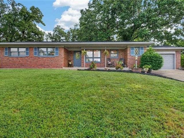 118 Farrington Dr, New Albany, IN 47150