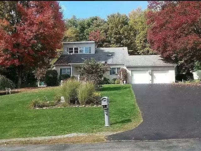 118 HUNTER RIDGE RD, BUTLER, PA 16001 Single Family Residence.
