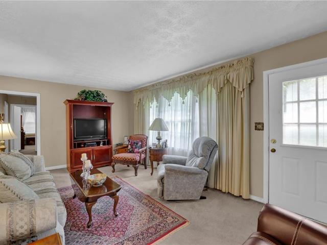 118 Hurt Road SE