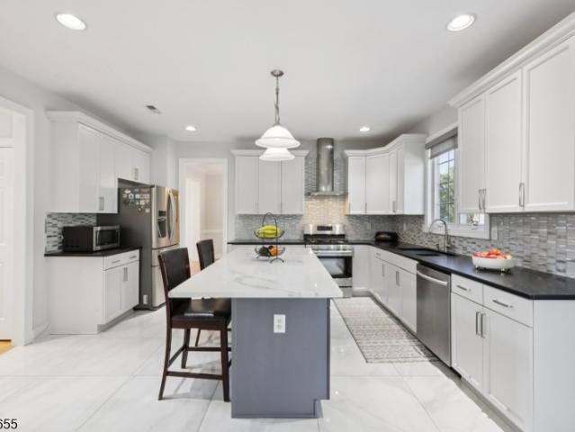 118 Junction Rd