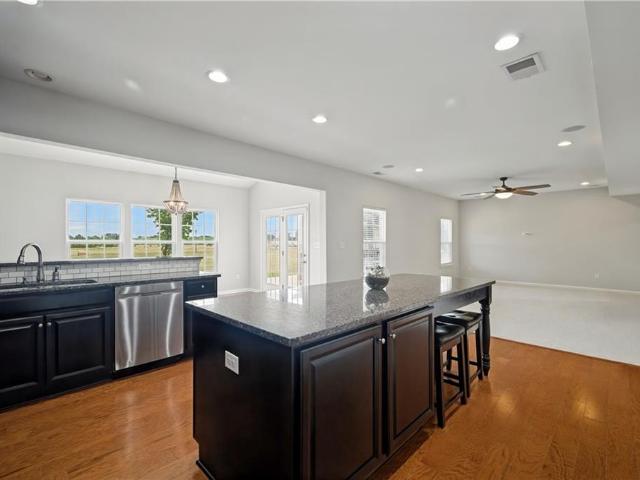118 Oak Hill LN