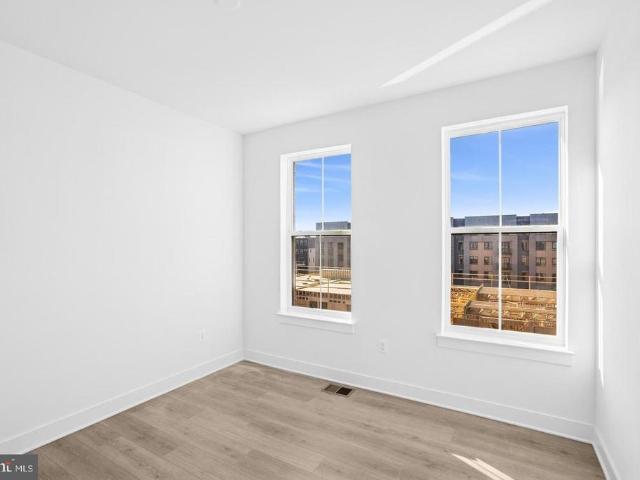 118 Locke Street # B