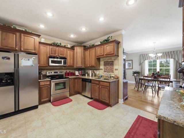 118 Laurel Canyon