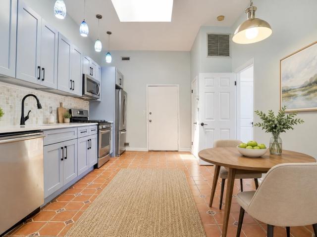 118 Leonard St # 4