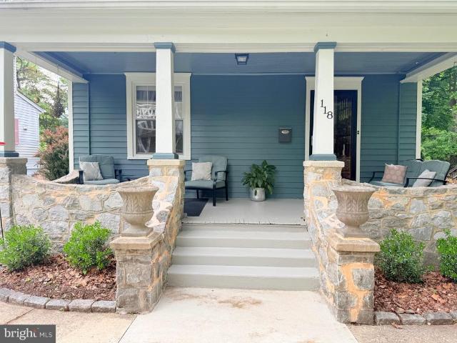 118 Leslie Avenue