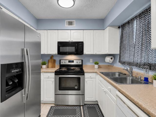 118 Luden Drive Apt B