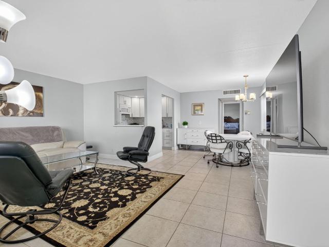 118 Monaco Ct, Delray Beach, FL 33446 | MLS #R11141 | Compass