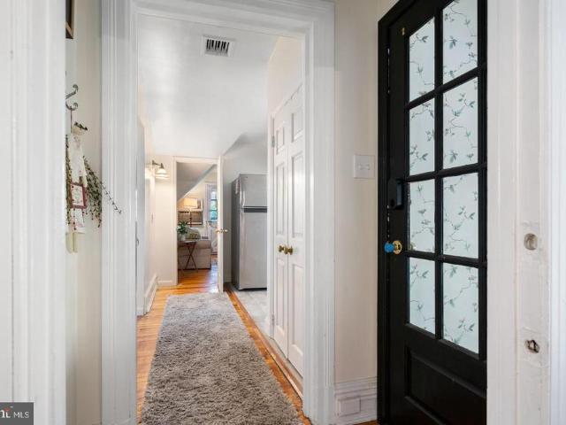 118 Montrose Avenue # C